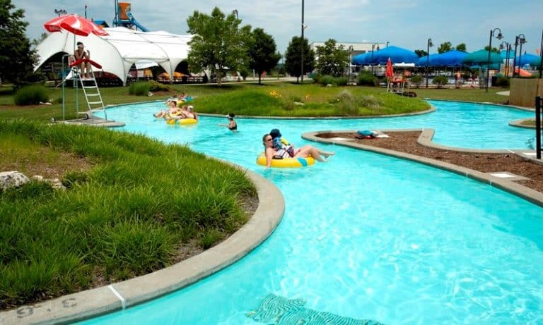 15 Best Water Parks in Illinois - The Crazy Tourist