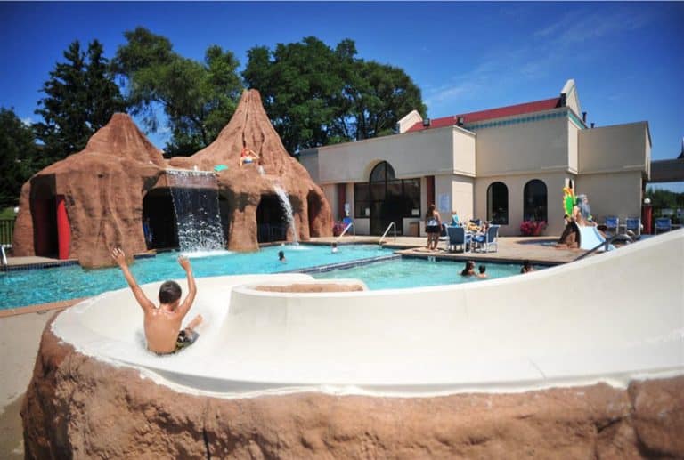 14 Best Water Parks in Wisconsin - The Crazy Tourist