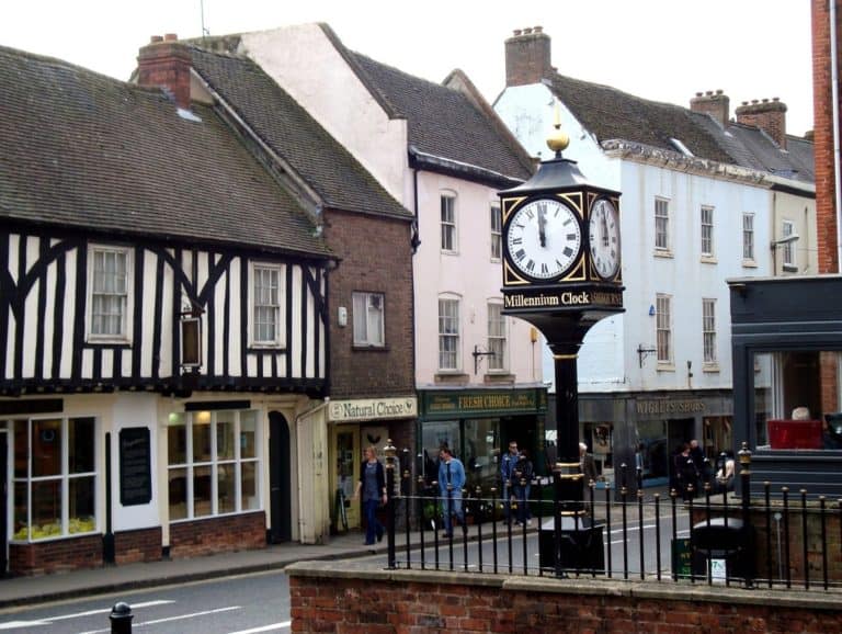 15 Best Places to Visit in Derbyshire (England) - The Crazy Tourist