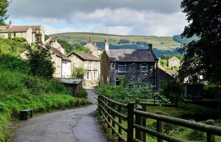 15 Best Places to Visit in Derbyshire (England) - The Crazy Tourist