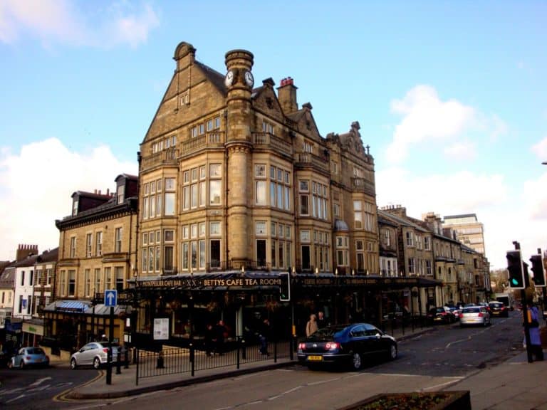 15 Best Places to Visit in North Yorkshire (England) - The Crazy Tourist
