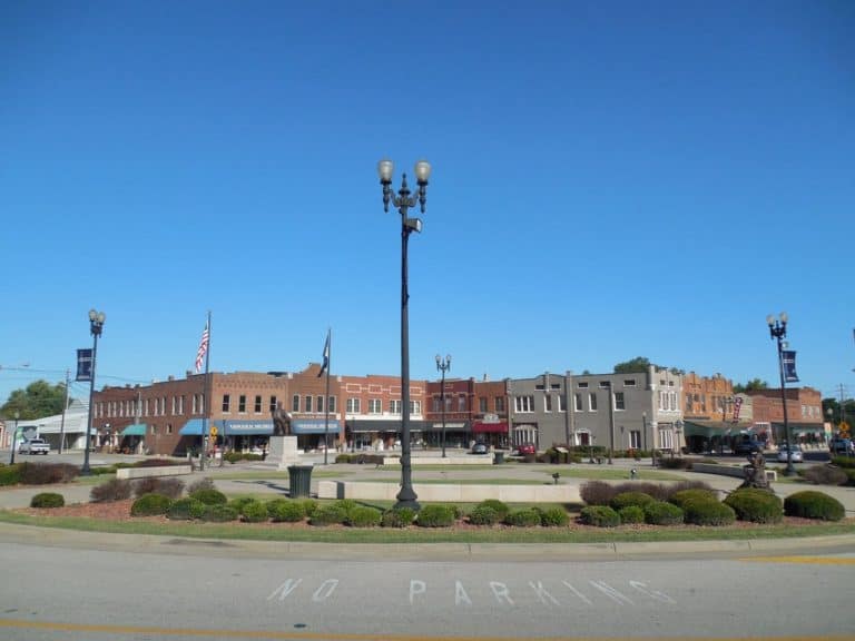 15 Best Small Towns to Visit in Kentucky - The Crazy Tourist