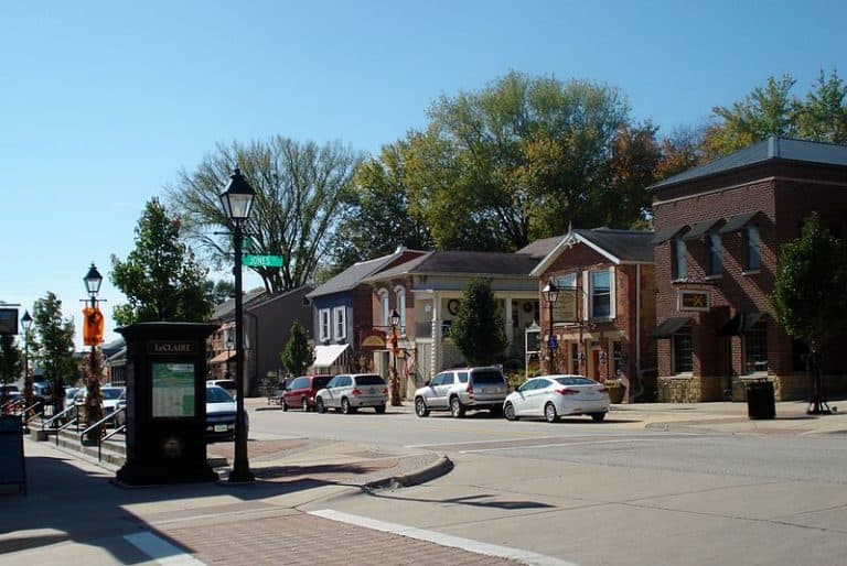 15 Best Small Towns to Visit in Iowa - The Crazy Tourist