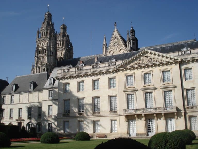 15 Best Things to Do in Tours (France) - The Crazy Tourist