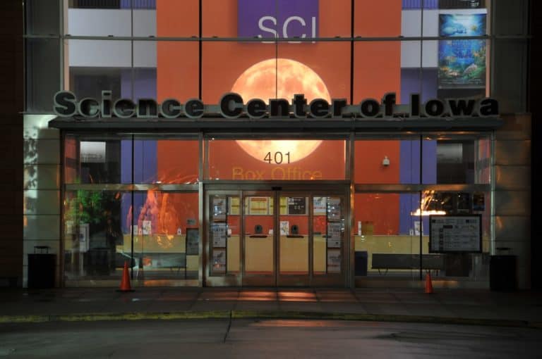 15 Best Things To Do In Des Moines (IA) - The Crazy Tourist