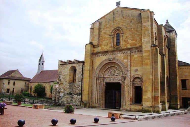 15 Best Things to Do in Roanne (France) - The Crazy Tourist