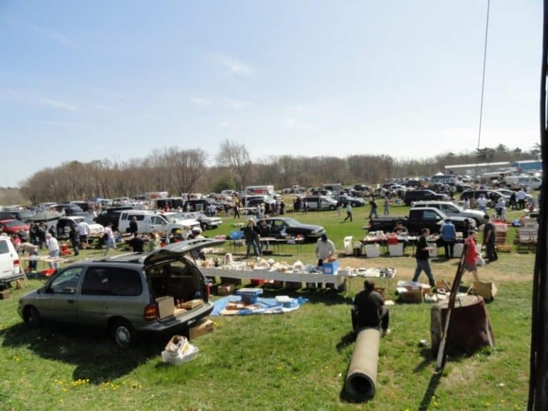 15 Best Flea Markets in Massachusetts - The Crazy Tourist