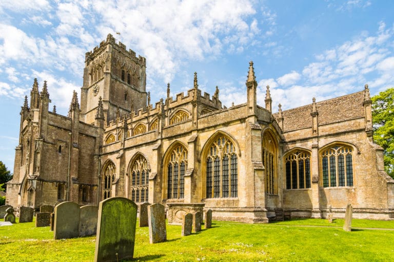 15 Best Things to Do in Burford (Oxfordshire, England) - The Crazy Tourist