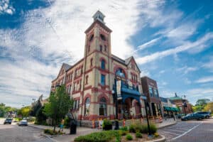 15 Best Things to Do in Woodstock (IL) - The Crazy Tourist