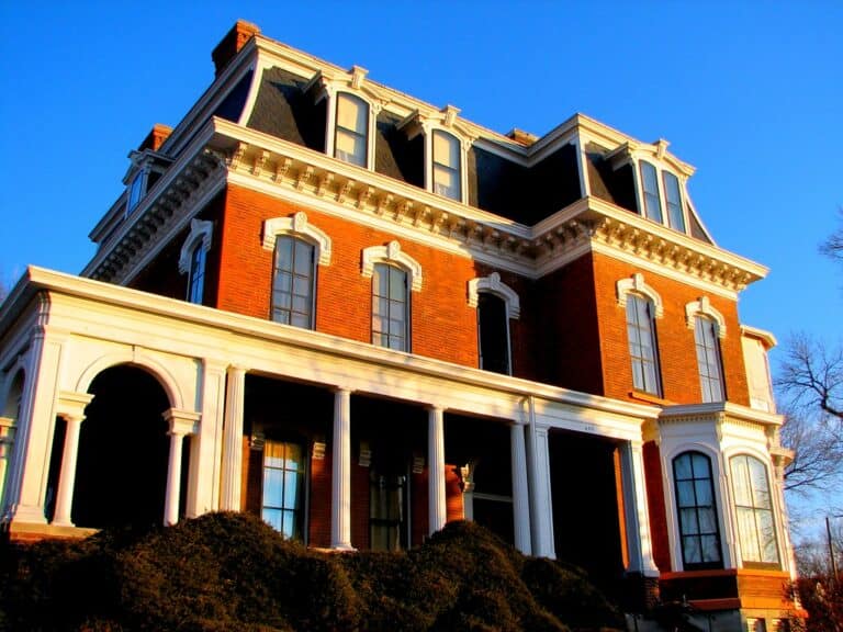 15 Best Things to Do in Council Bluffs (Iowa) - The Crazy Tourist