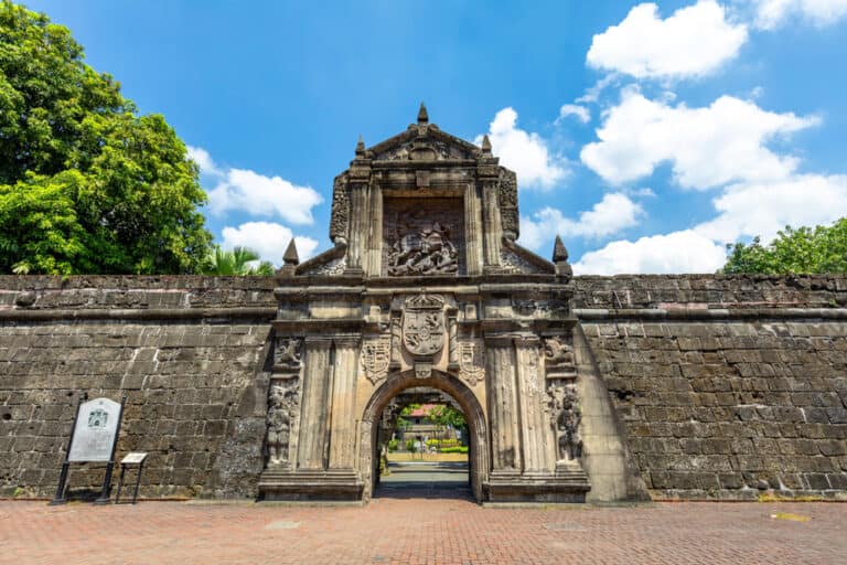 25 Best Things to Do in The Philippines - The Crazy Tourist