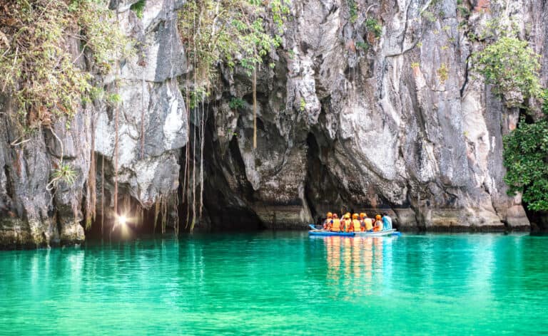 25 Best Things to Do in The Philippines - The Crazy Tourist