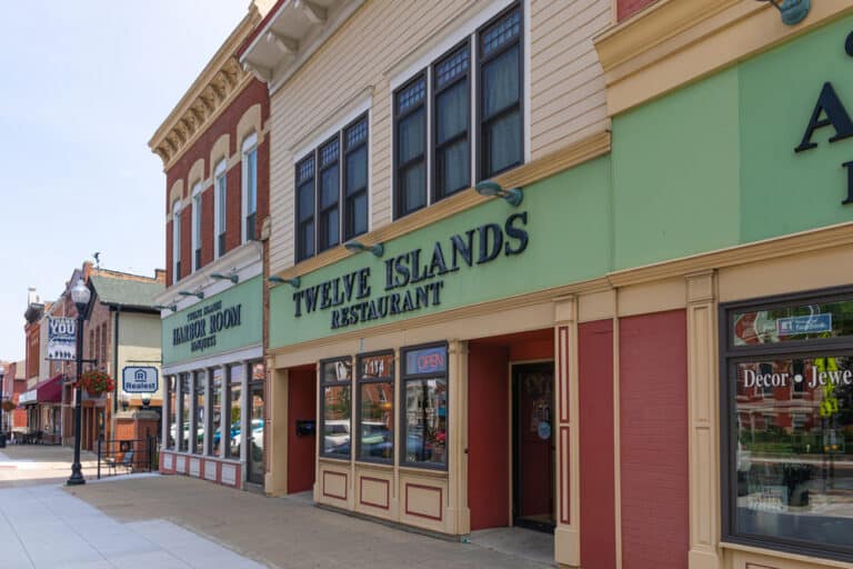 15 Best Things to Do in Crown Point (Indiana) - The Crazy Tourist