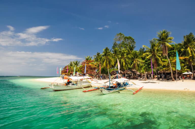 25 Best Things to Do in The Philippines - The Crazy Tourist