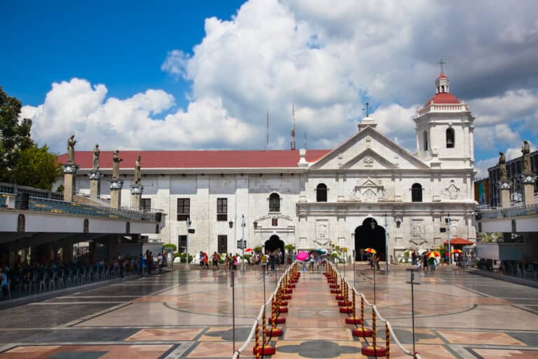25 Best Things to Do in The Philippines - The Crazy Tourist