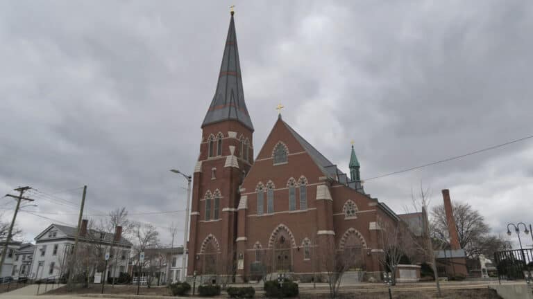 25 Best Things to Do in Manchester, NH - The Crazy Tourist