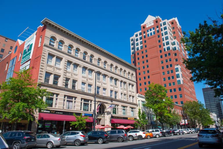 25 Best Things to Do in Manchester, NH - The Crazy Tourist