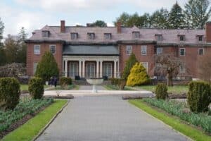 15 Best Things to Do in Wellesley (MA) - The Crazy Tourist